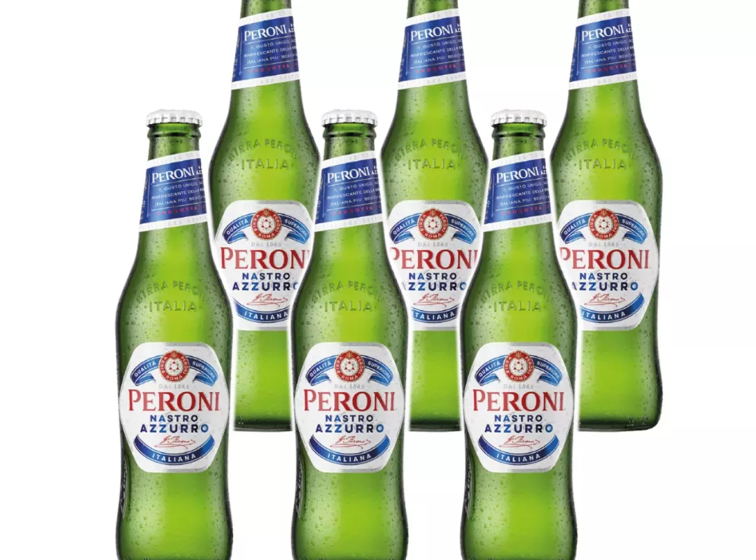 Packs de bière Peroni Nastro Azzurro en promo | Une Petite Mousse